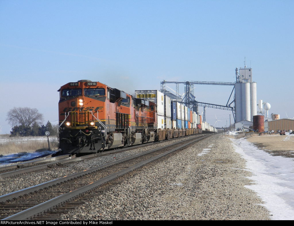 BNSF 6818